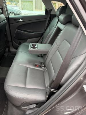 Pelēks Hyundai Tucson 2015 Talsi, ar dzinēja tilpumu 2.00 L un nobraukumu 225 tūkst. km par 12970 €, foto 7 vietnē AUTOMOTO.COM.LV