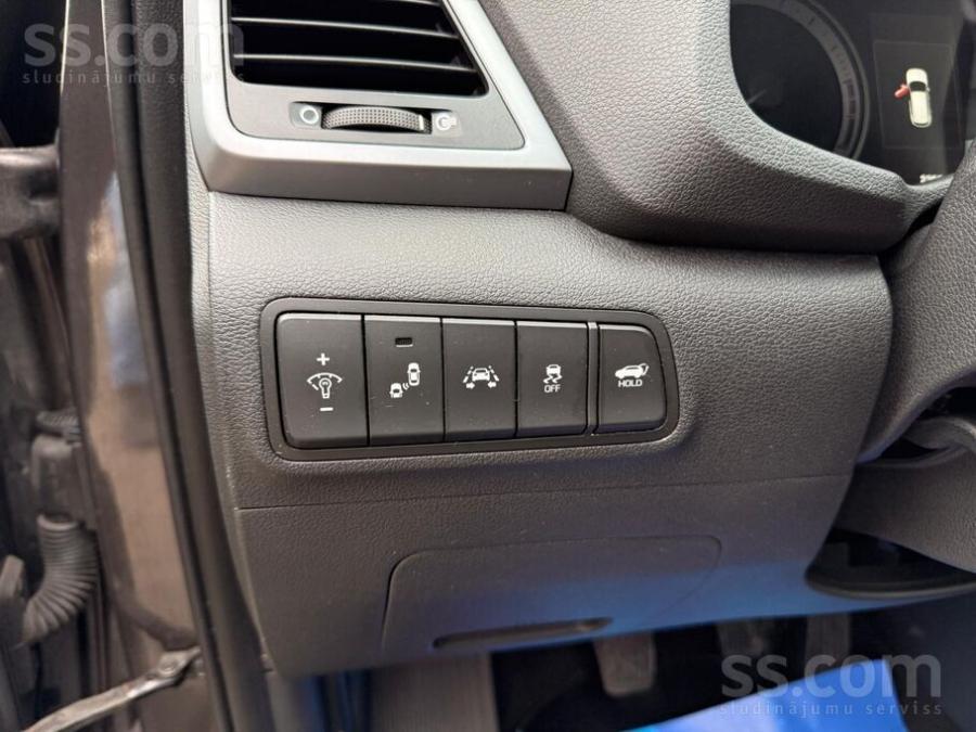 Pelēks Hyundai Tucson 2015 Talsi, ar dzinēja tilpumu 2.00 L un nobraukumu 225 tūkst. km par 12970 €, foto 14 vietnē AUTOMOTO.COM.LV