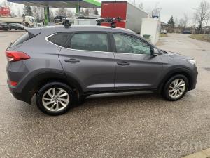 Grey Hyundai Tucson 2015 in Riga, with an engine capacity of 2.00 L and mileage of 251 thousand km for 10700 €, photo 6 on AUTOMOTO.COM.LV
