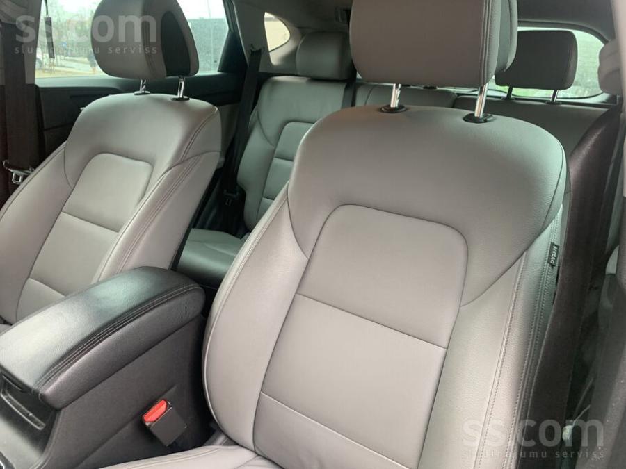 Grey Hyundai Tucson 2015 in Riga, with an engine capacity of 2.00 L and mileage of 251 thousand km for 10700 €, photo 8 on AUTOMOTO.COM.LV