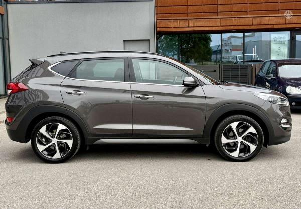 Pelēks Hyundai Tucson 2015 Kauņa, ar dzinēja tilpumu 2.00 L un nobraukumu 180 tūkst. km par 12290 €, foto 4 vietnē AUTOMOTO.COM.LV