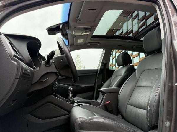 Pelēks Hyundai Tucson 2015 Kauņa, ar dzinēja tilpumu 2.00 L un nobraukumu 180 tūkst. km par 12290 €, foto 7 vietnē AUTOMOTO.COM.LV