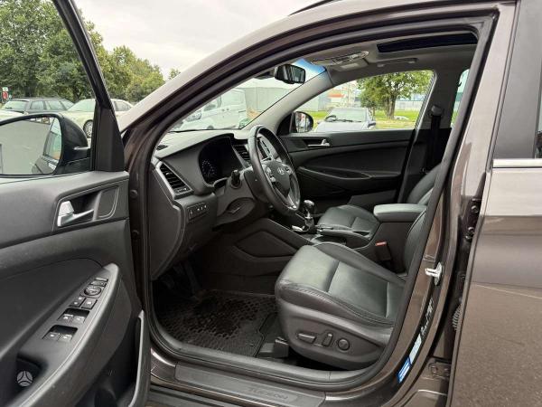 Pelēks Hyundai Tucson 2015 Kauņa, ar dzinēja tilpumu 2.00 L un nobraukumu 180 tūkst. km par 12290 €, foto 8 vietnē AUTOMOTO.COM.LV