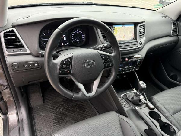 Pelēks Hyundai Tucson 2015 Kauņa, ar dzinēja tilpumu 2.00 L un nobraukumu 180 tūkst. km par 12290 €, foto 9 vietnē AUTOMOTO.COM.LV