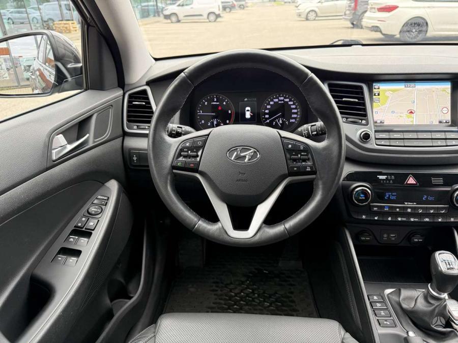 Pelēks Hyundai Tucson 2015 Kauņa, ar dzinēja tilpumu 2.00 L un nobraukumu 180 tūkst. km par 12290 €, foto 12 vietnē AUTOMOTO.COM.LV