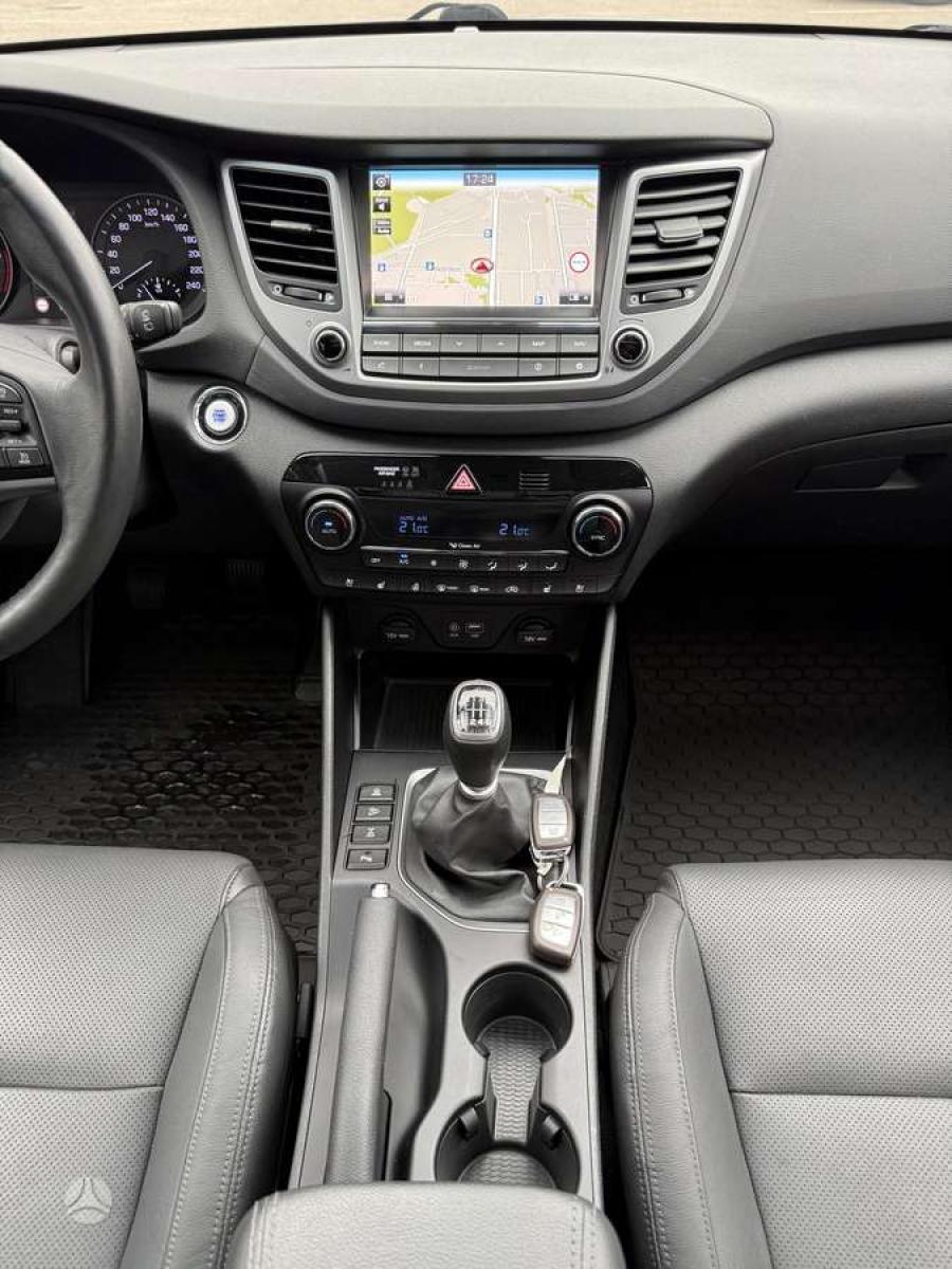 Pelēks Hyundai Tucson 2015 Kauņa, ar dzinēja tilpumu 2.00 L un nobraukumu 180 tūkst. km par 12290 €, foto 18 vietnē AUTOMOTO.COM.LV
