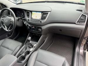 Pelēks Hyundai Tucson 2015 Kauņa, ar dzinēja tilpumu 2.00 L un nobraukumu 180 tūkst. km par 12290 €, foto 24 vietnē AUTOMOTO.COM.LV