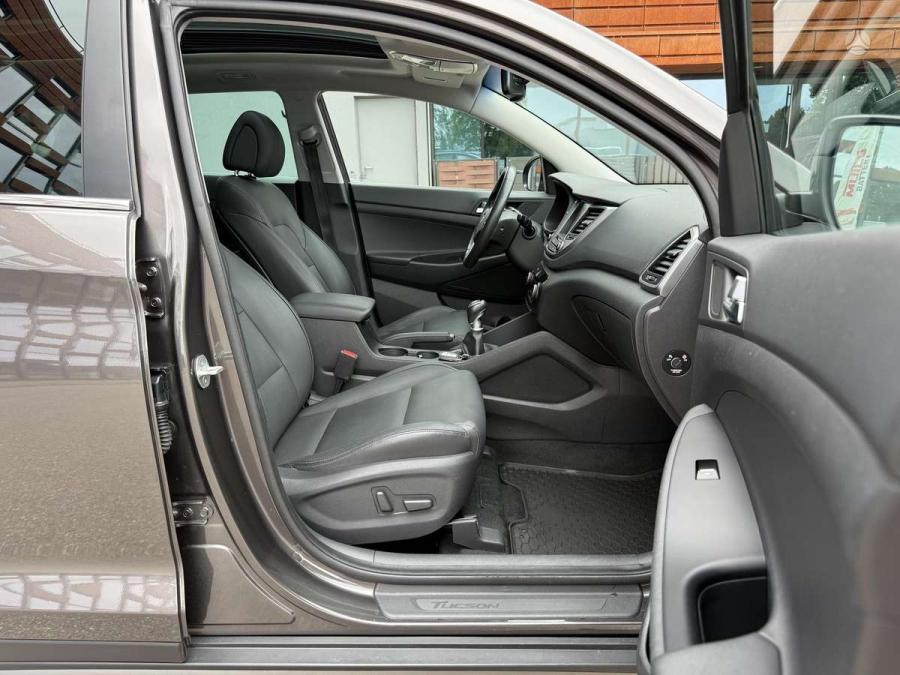 Pelēks Hyundai Tucson 2015 Kauņa, ar dzinēja tilpumu 2.00 L un nobraukumu 180 tūkst. km par 12290 €, foto 25 vietnē AUTOMOTO.COM.LV