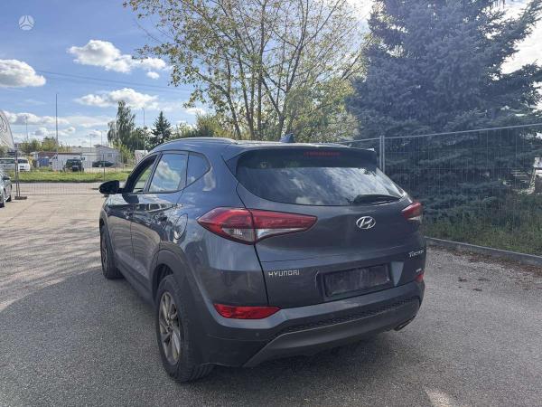 Pelēks Hyundai Tucson 2015 Marijampole, ar dzinēja tilpumu 2.00 L un nobraukumu 273 tūkst. km par 5350 €, foto 7 vietnē AUTOMOTO.COM.LV