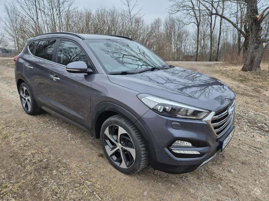 Pelēks Hyundai Tucson 2015 Viļņa, ar dzinēja tilpumu 2.00 L un nobraukumu 160 tūkst. km par 11900 €, foto 3 vietnē AUTOMOTO.COM.LV