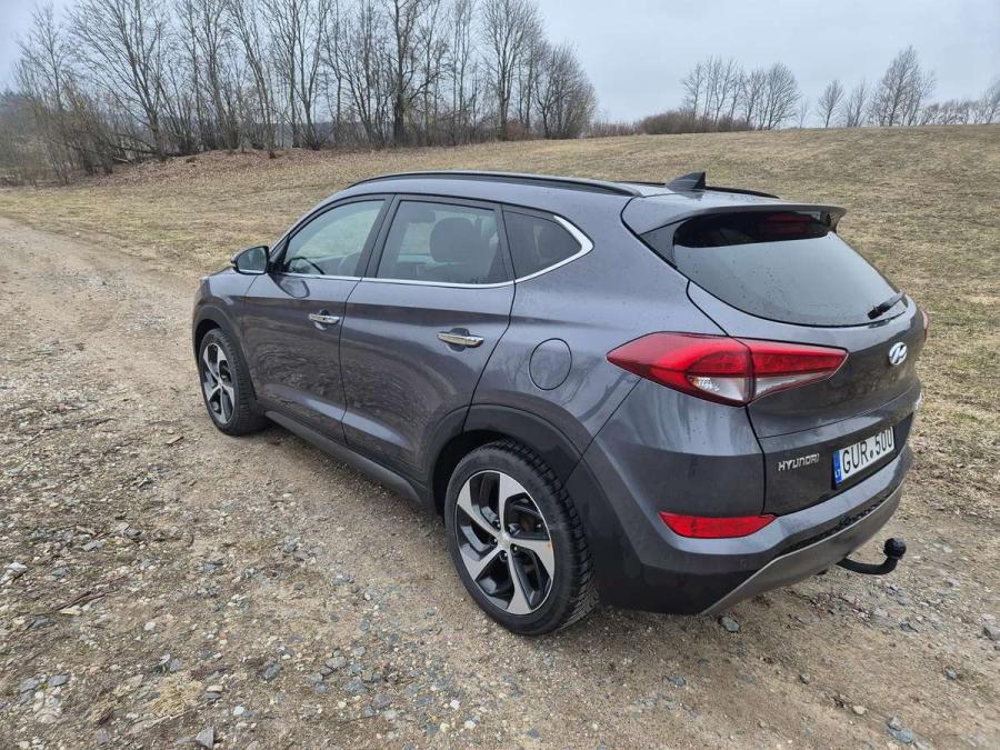 Pelēks Hyundai Tucson 2015 Viļņa, ar dzinēja tilpumu 2.00 L un nobraukumu 160 tūkst. km par 11900 €, foto 5 vietnē AUTOMOTO.COM.LV