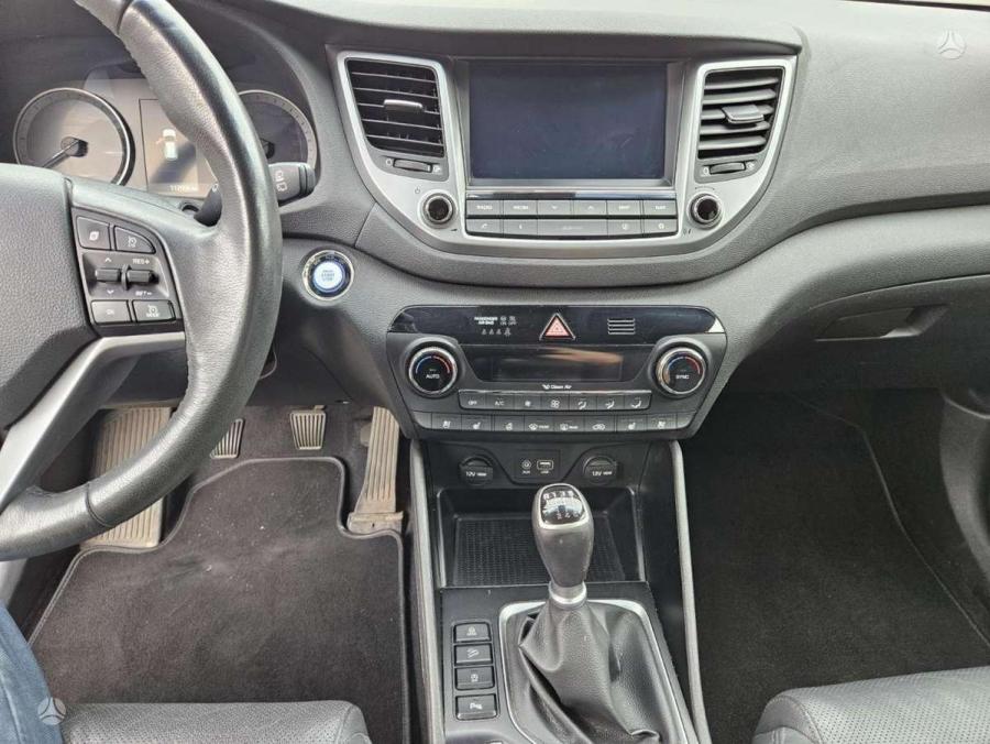 Pelēks Hyundai Tucson 2015 Viļņa, ar dzinēja tilpumu 2.00 L un nobraukumu 160 tūkst. km par 11900 €, foto 8 vietnē AUTOMOTO.COM.LV
