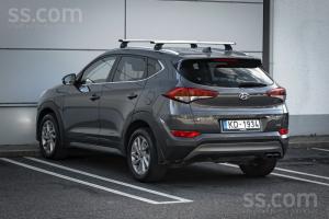Grey Hyundai Tucson 2015 in Riga, with an engine capacity of 2.00 L and mileage of 259 thousand km for 9990 €, photo 7 on AUTOMOTO.COM.LV