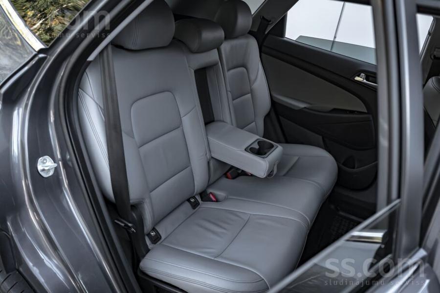 Grey Hyundai Tucson 2015 in Riga, with an engine capacity of 2.00 L and mileage of 259 thousand km for 9990 €, photo 13 on AUTOMOTO.COM.LV