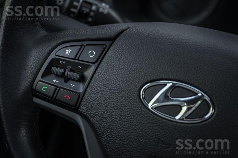 Grey Hyundai Tucson 2015 in Riga, with an engine capacity of 2.00 L and mileage of 259 thousand km for 9990 €, photo 18 on AUTOMOTO.COM.LV