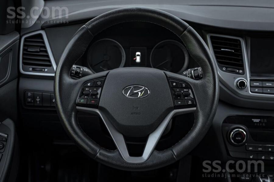 Grey Hyundai Tucson 2015 in Riga, with an engine capacity of 2.00 L and mileage of 259 thousand km for 9990 €, photo 19 on AUTOMOTO.COM.LV
