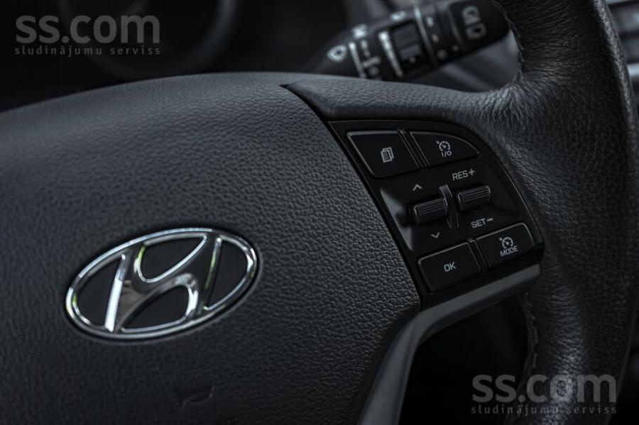 Grey Hyundai Tucson 2015 in Riga, with an engine capacity of 2.00 L and mileage of 259 thousand km for 9990 €, photo 20 on AUTOMOTO.COM.LV