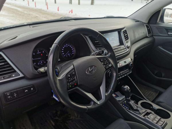 Grey Hyundai Tucson 2016 in Kaunas, with an engine capacity of 2.00 L and mileage of 178 thousand km for 13600 €, photo 8 on AUTOMOTO.COM.LV