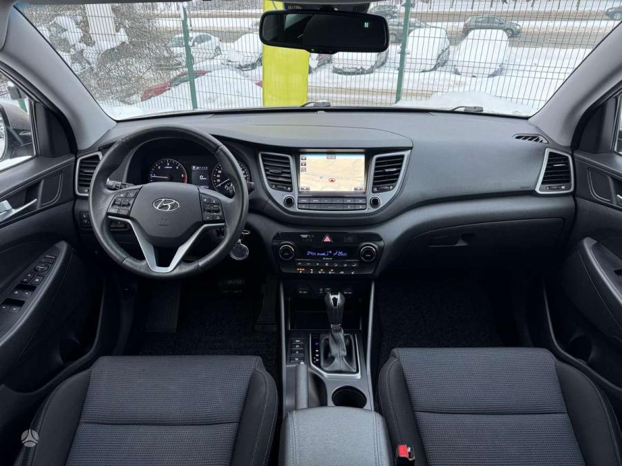 Grey Hyundai Tucson 2016 in Vilnius, with an engine capacity of 1.69 L and mileage of 187 thousand km for 11900 €, photo 9 on AUTOMOTO.COM.LV