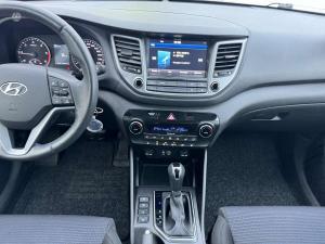 Grey Hyundai Tucson 2016 in Vilnius, with an engine capacity of 1.69 L and mileage of 187 thousand km for 11900 €, photo 17 on AUTOMOTO.COM.LV