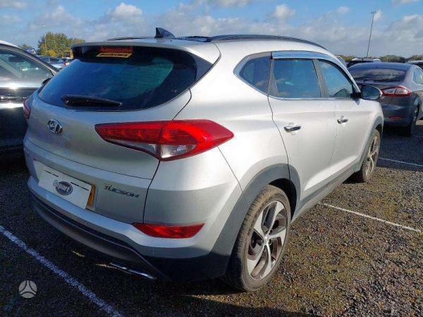 Grey Hyundai Tucson 2016 in Siauliai, with an engine capacity of 2.00 L and mileage of 129 thousand km for 5506 €, photo 3 on AUTOMOTO.COM.LV
