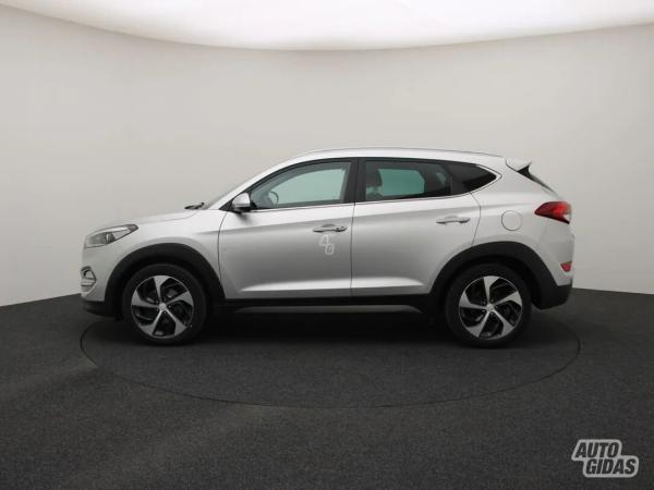 Grey Hyundai Tucson 2016 in Vilnius, with an engine capacity of 1.70 L and mileage of 130 thousand km for 13899 €, photo 6 on AUTOMOTO.COM.LV
