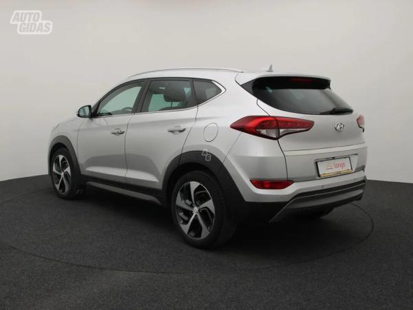 Grey Hyundai Tucson 2016 in Vilnius, with an engine capacity of 1.70 L and mileage of 130 thousand km for 13899 €, photo 7 on AUTOMOTO.COM.LV