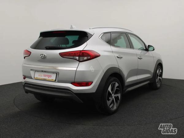 Grey Hyundai Tucson 2016 in Vilnius, with an engine capacity of 1.70 L and mileage of 130 thousand km for 13899 €, photo 8 on AUTOMOTO.COM.LV