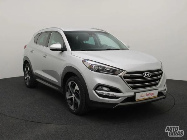 Grey Hyundai Tucson 2016 in Vilnius, with an engine capacity of 1.70 L and mileage of 130 thousand km for 13899 €, photo 10 on AUTOMOTO.COM.LV
