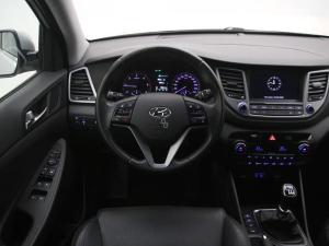 Pelēks Hyundai Tucson 2016 Viļņa, ar dzinēja tilpumu 1.70 L un nobraukumu 130 tūkst. km par 13899 €, foto 17 vietnē AUTOMOTO.COM.LV