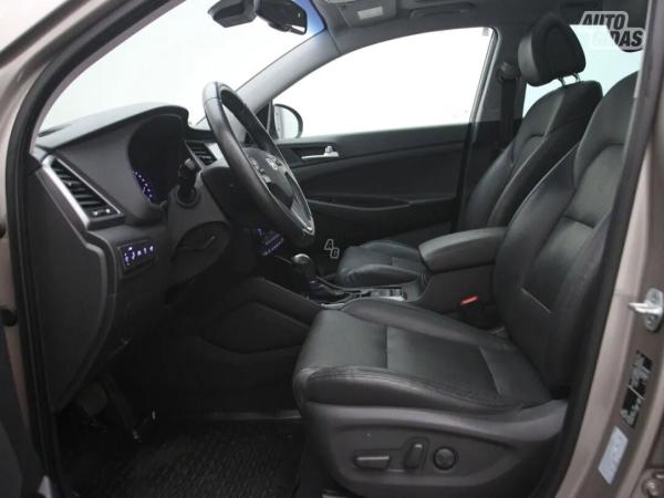 Pelēks Hyundai Tucson 2016 Viļņa, ar dzinēja tilpumu 2.00 L un nobraukumu 128 tūkst. km par 16999 €, foto 4 vietnē AUTOMOTO.COM.LV