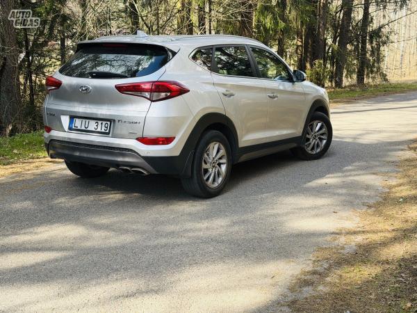 Pelēks Hyundai Tucson 2016 Viļņa, ar dzinēja tilpumu 1.60 L un nobraukumu 168 tūkst. km par 11499 €, foto 3 vietnē AUTOMOTO.COM.LV