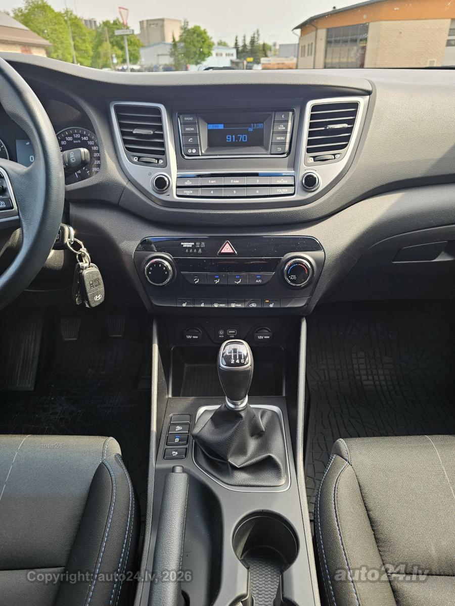 Pelēks Hyundai Tucson 2016 Paide, ar dzinēja tilpumu 1.60 L un nobraukumu 159 tūkst. km par 10900 €, foto 11 vietnē AUTOMOTO.COM.LV