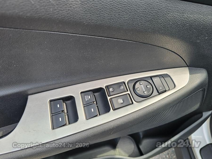 Pelēks Hyundai Tucson 2016 Paide, ar dzinēja tilpumu 1.60 L un nobraukumu 159 tūkst. km par 10900 €, foto 19 vietnē AUTOMOTO.COM.LV
