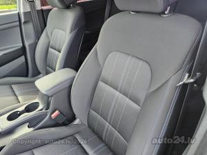 Pelēks Hyundai Tucson 2016 Paide, ar dzinēja tilpumu 1.60 L un nobraukumu 159 tūkst. km par 10900 €, foto 21 vietnē AUTOMOTO.COM.LV