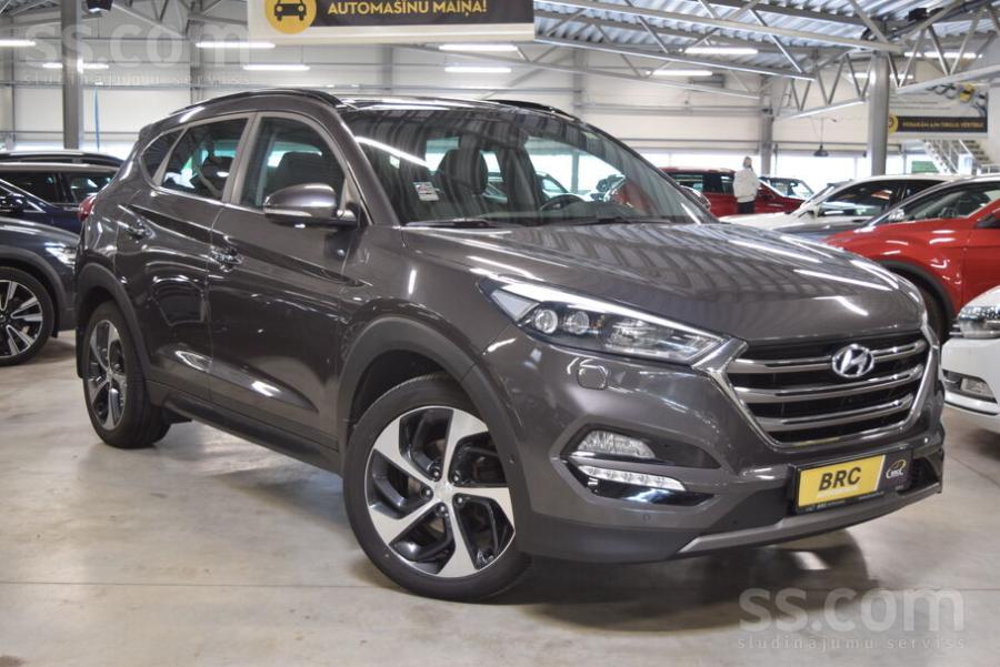 Grey Hyundai Tucson 2016 in Riga, with an engine capacity of 2.00 L and mileage of 143 thousand km for 13900 €, photo 1 on AUTOMOTO.COM.LV