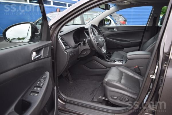Pelēks Hyundai Tucson 2016 Rīga, ar dzinēja tilpumu 2.00 L un nobraukumu 143 tūkst. km par 13900 €, foto 3 vietnē AUTOMOTO.COM.LV