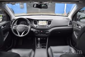 Grey Hyundai Tucson 2016 in Riga, with an engine capacity of 2.00 L and mileage of 143 thousand km for 13900 €, photo 5 on AUTOMOTO.COM.LV