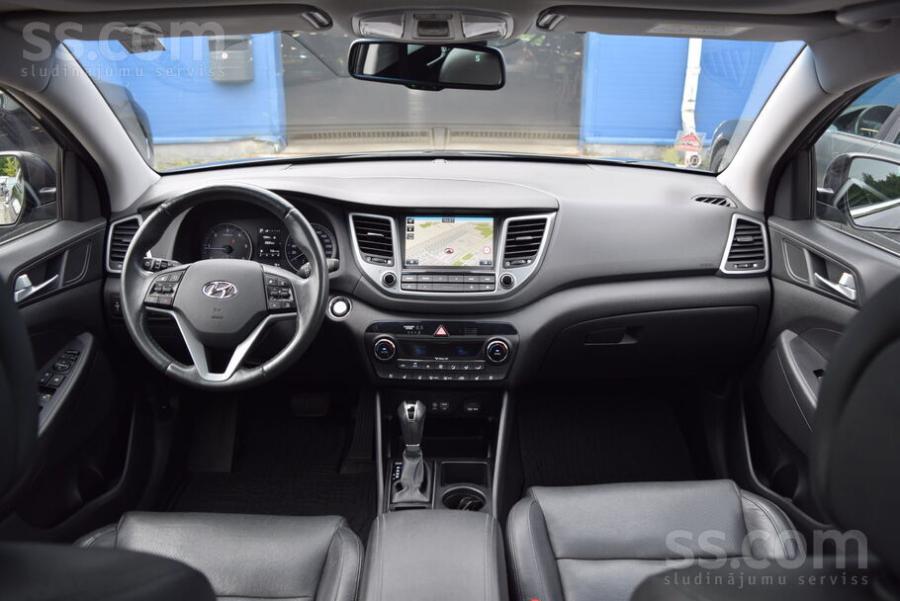 Grey Hyundai Tucson 2016 in Riga, with an engine capacity of 2.00 L and mileage of 143 thousand km for 13900 €, photo 5 on AUTOMOTO.COM.LV