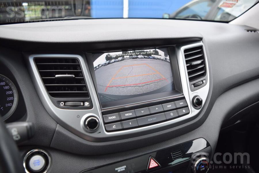Grey Hyundai Tucson 2016 in Riga, with an engine capacity of 2.00 L and mileage of 143 thousand km for 13900 €, photo 7 on AUTOMOTO.COM.LV