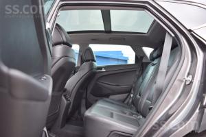 Grey Hyundai Tucson 2016 in Riga, with an engine capacity of 2.00 L and mileage of 143 thousand km for 13900 €, photo 12 on AUTOMOTO.COM.LV