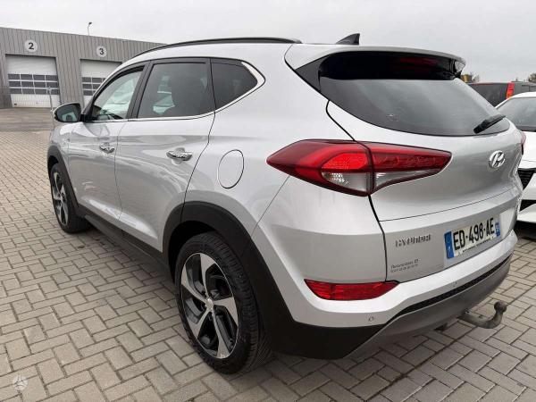 Grey Hyundai Tucson 2016 in Taurage, with an engine capacity of 2.00 L and mileage of 174 thousand km for 11900 €, photo 4 on AUTOMOTO.COM.LV