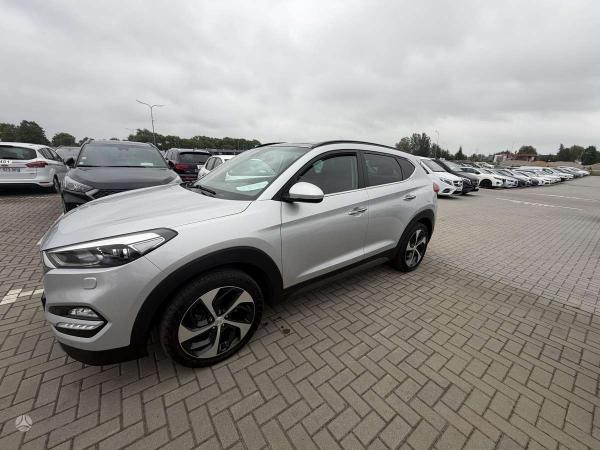 Grey Hyundai Tucson 2016 in Taurage, with an engine capacity of 2.00 L and mileage of 174 thousand km for 11900 €, photo 6 on AUTOMOTO.COM.LV