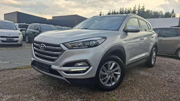 Grey Hyundai Tucson 2016 in Kaunas, with an engine capacity of 1.59 L and mileage of 171 thousand km for 12700 €, photo 4 on AUTOMOTO.COM.LV
