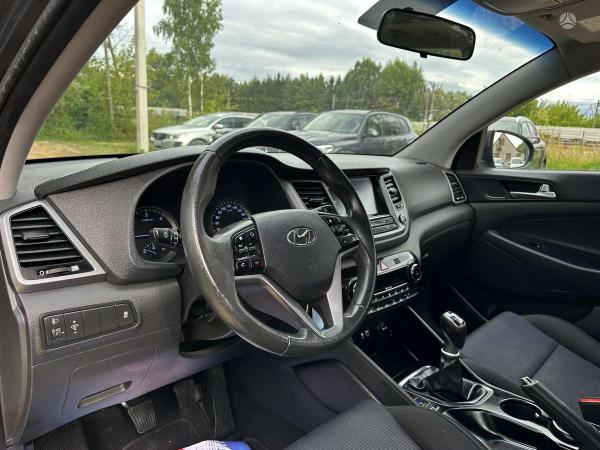 Pelēks Hyundai Tucson 2016 Kauņa, ar dzinēja tilpumu 1.69 L un nobraukumu 225 tūkst. km par 8950 €, foto 8 vietnē AUTOMOTO.COM.LV