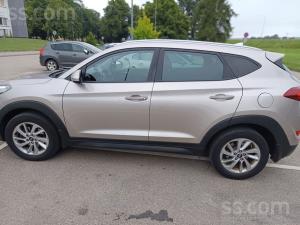 Grey Hyundai Tucson 2016 in Jurmala, with an engine capacity of 1.60 L and mileage of 145 thousand km for 9980 €, photo 3 on AUTOMOTO.COM.LV