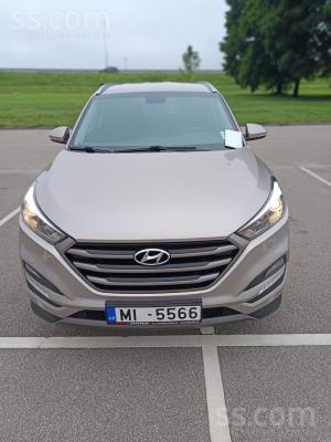 Grey Hyundai Tucson 2016 in Jurmala, with an engine capacity of 1.60 L and mileage of 145 thousand km for 9980 €, photo 4 on AUTOMOTO.COM.LV