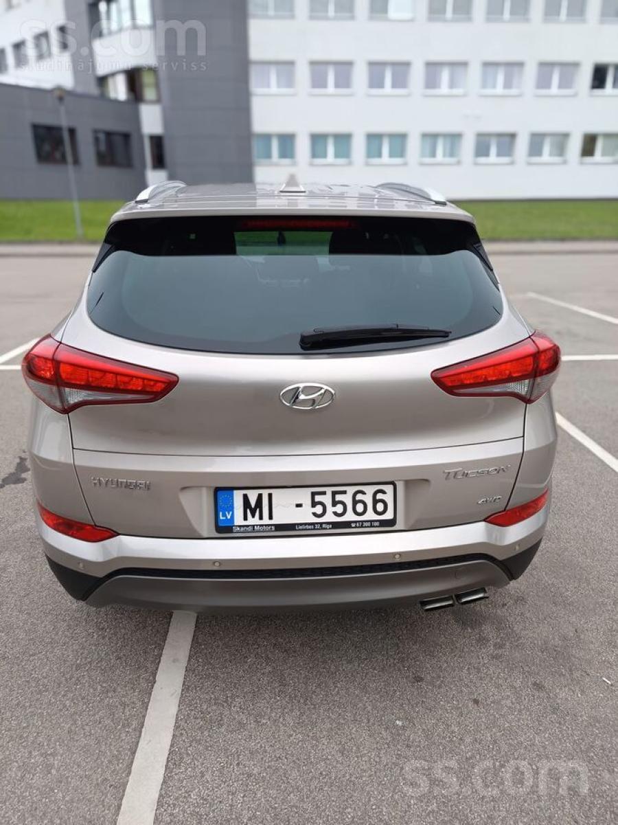 Grey Hyundai Tucson 2016 in Jurmala, with an engine capacity of 1.60 L and mileage of 145 thousand km for 9980 €, photo 5 on AUTOMOTO.COM.LV