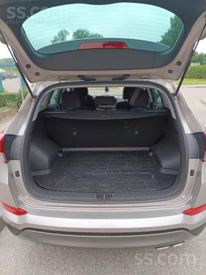 Grey Hyundai Tucson 2016 in Jurmala, with an engine capacity of 1.60 L and mileage of 145 thousand km for 9980 €, photo 7 on AUTOMOTO.COM.LV