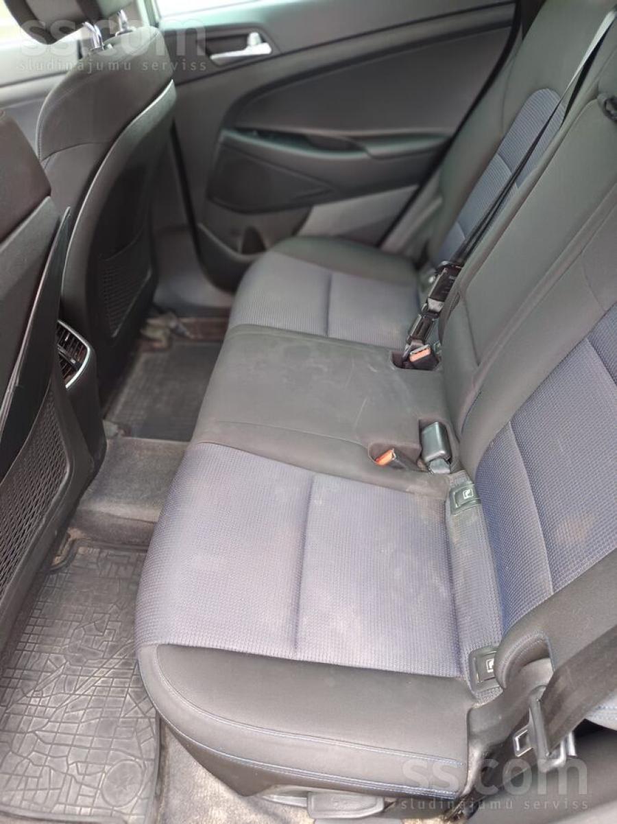 Grey Hyundai Tucson 2016 in Jurmala, with an engine capacity of 1.60 L and mileage of 145 thousand km for 9980 €, photo 8 on AUTOMOTO.COM.LV